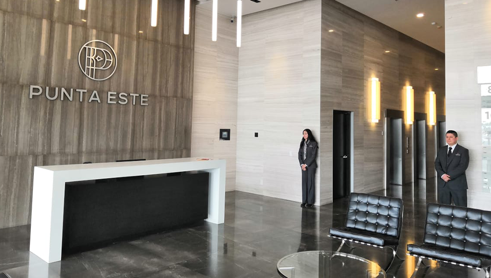 Punta Este - Oficinas corporativas y plaza comercial